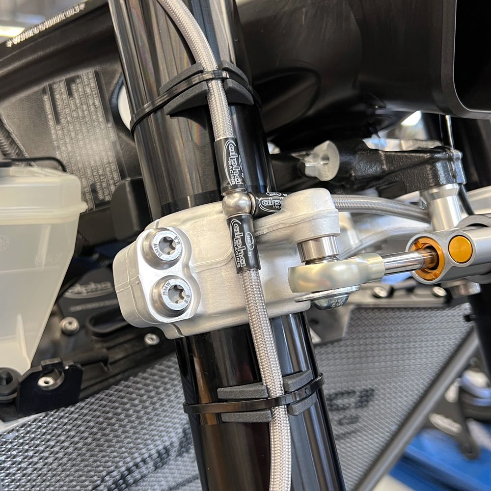 Mounting kit racing brake line, front | 3432B040A00